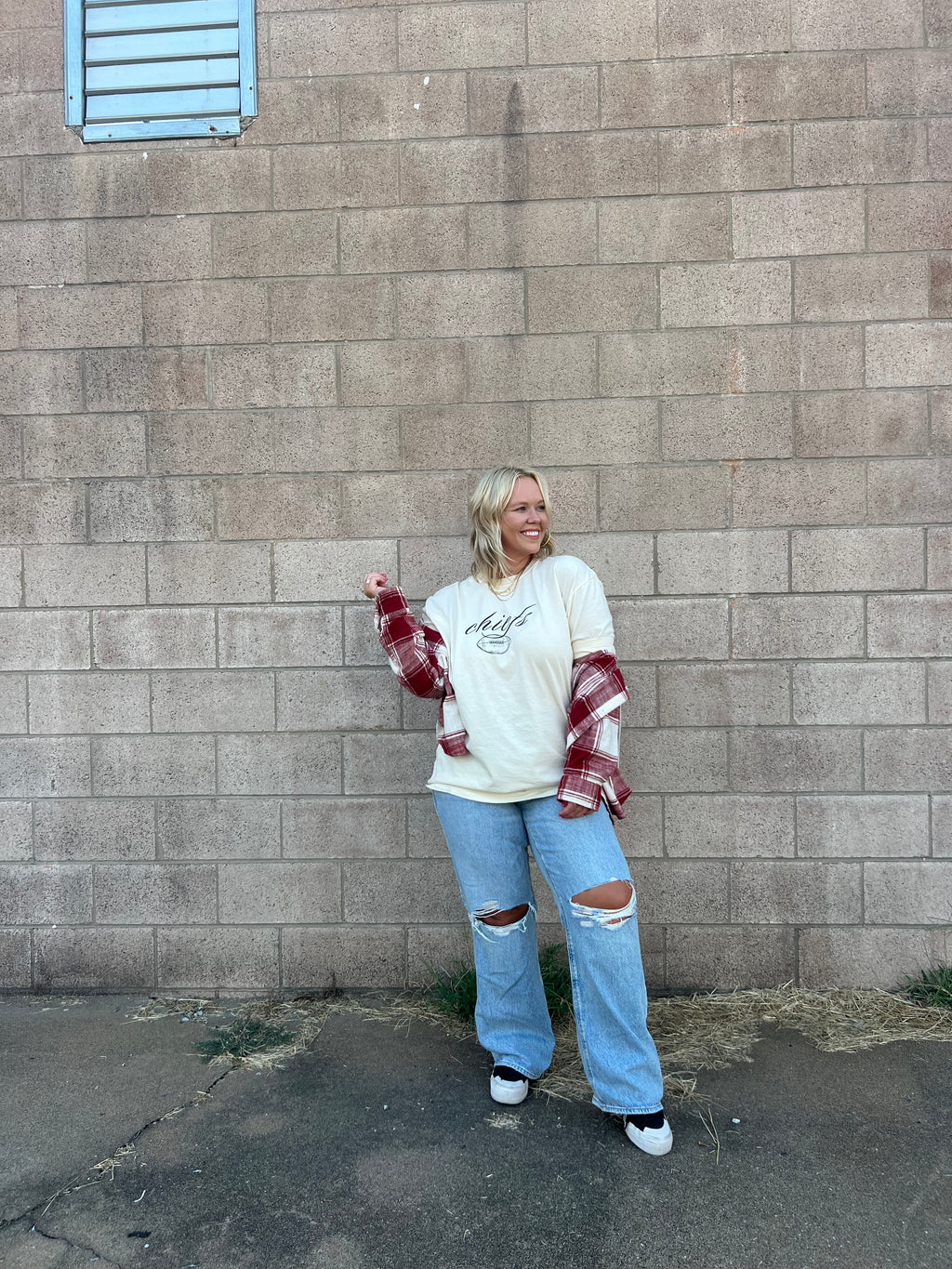 chiefs classy football tee – Banks & Co.